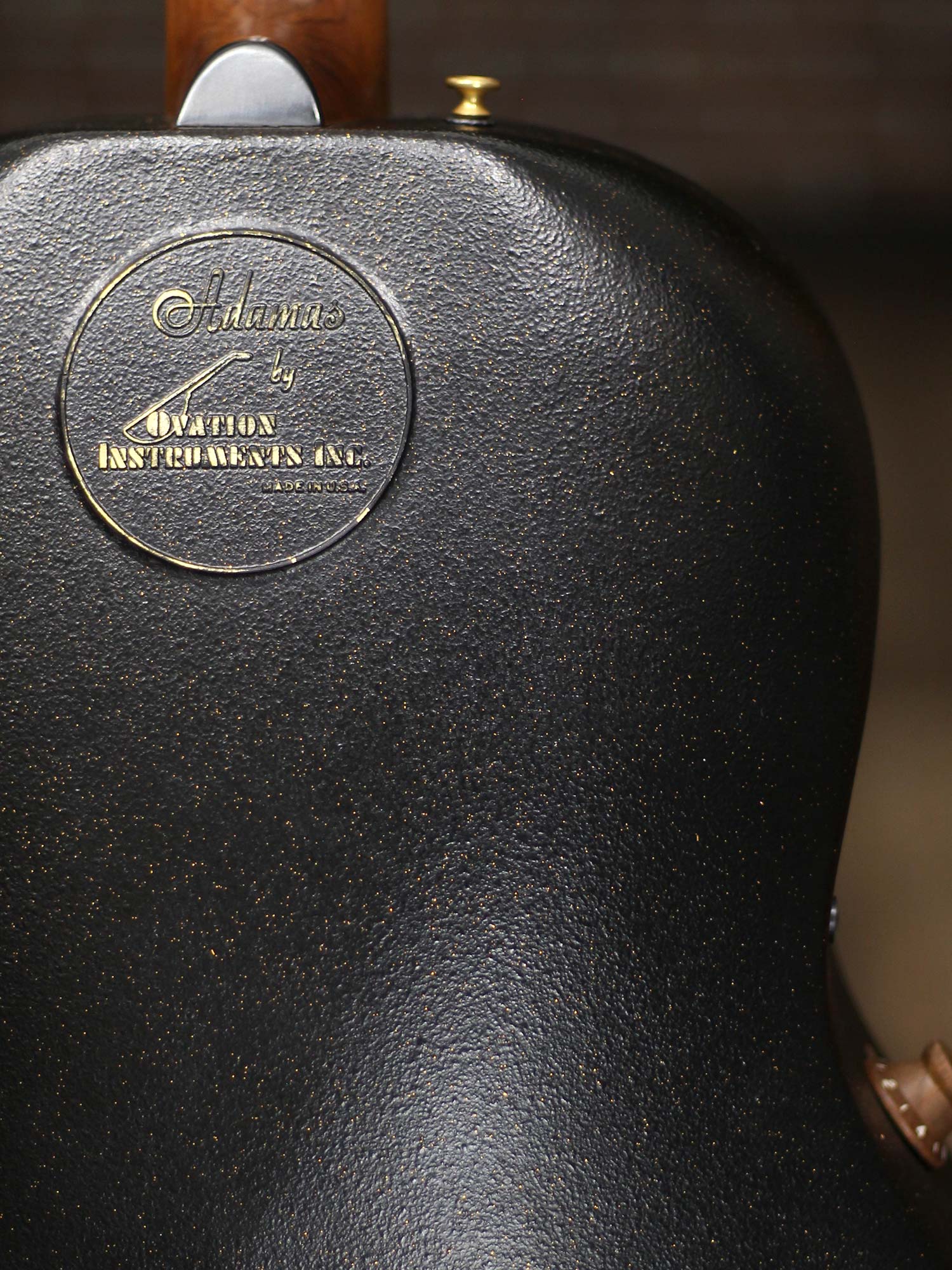 Ovation 1984 1687-8 ”Super Adamas Wood Knob”